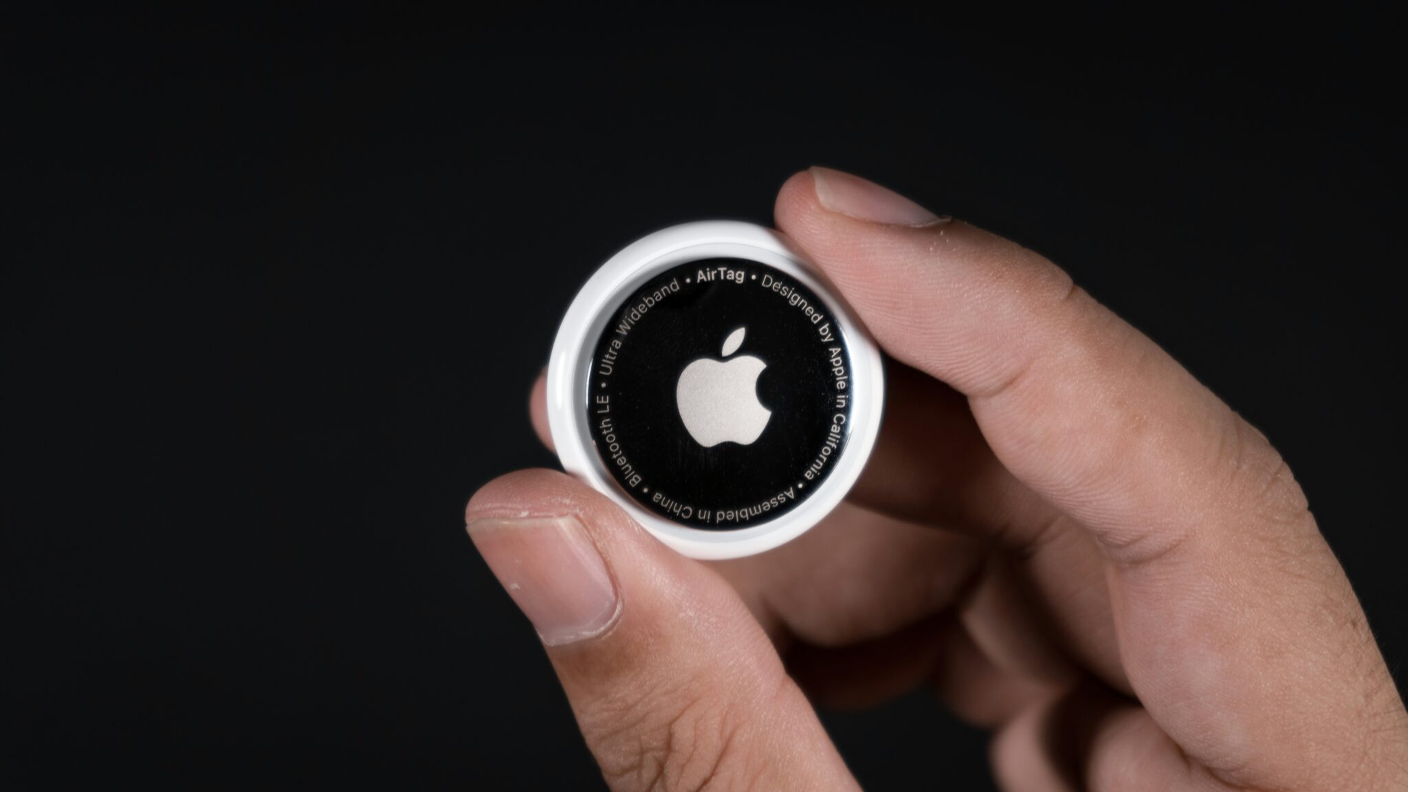 How To Use Apple AirTags On Luggage While Traveling In The U.S. (2025 ...